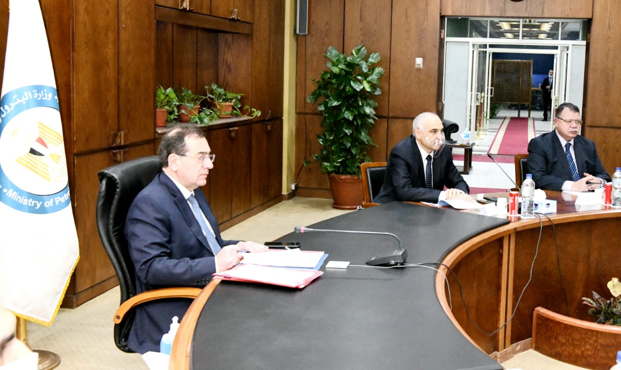 El Molla Approves Petroshrouk, PETROBEL Budget Plans | Egypt Oil & Gas